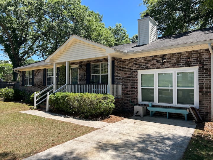 Cozy Accommodations - Folly Beach, SC