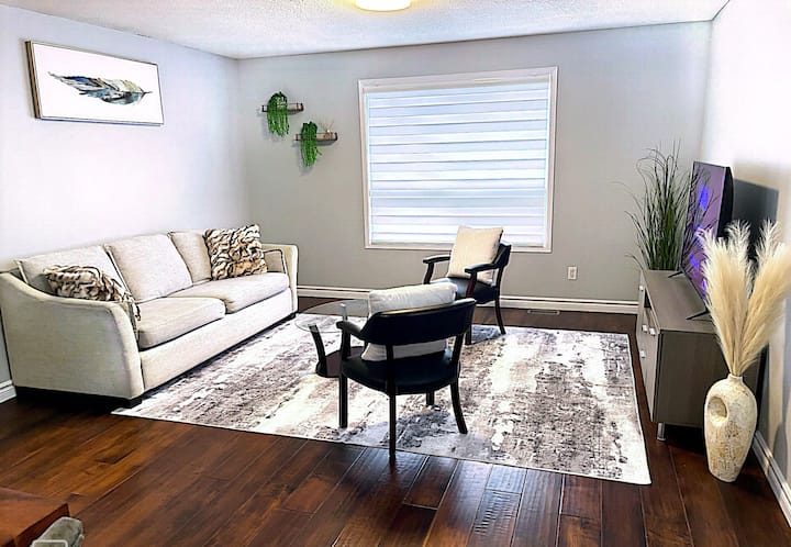 The Cozy Home.
Amazing 3 Bedroom.
Free Parking - オシャワ