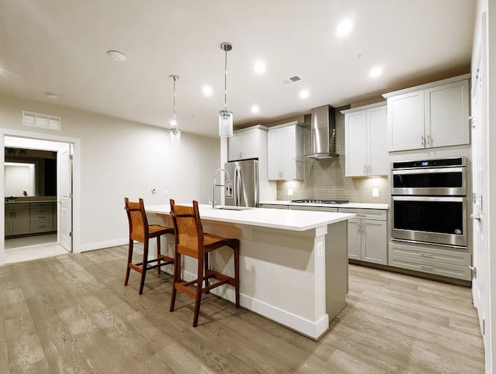 Condo Minutes From Dc & Airport - Herndon, VA