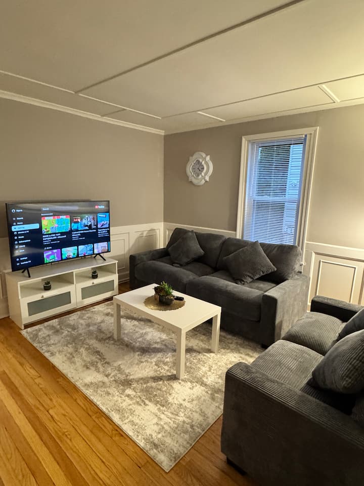 Furnished 2br Near Yale & Va | Parking - New Haven, CT