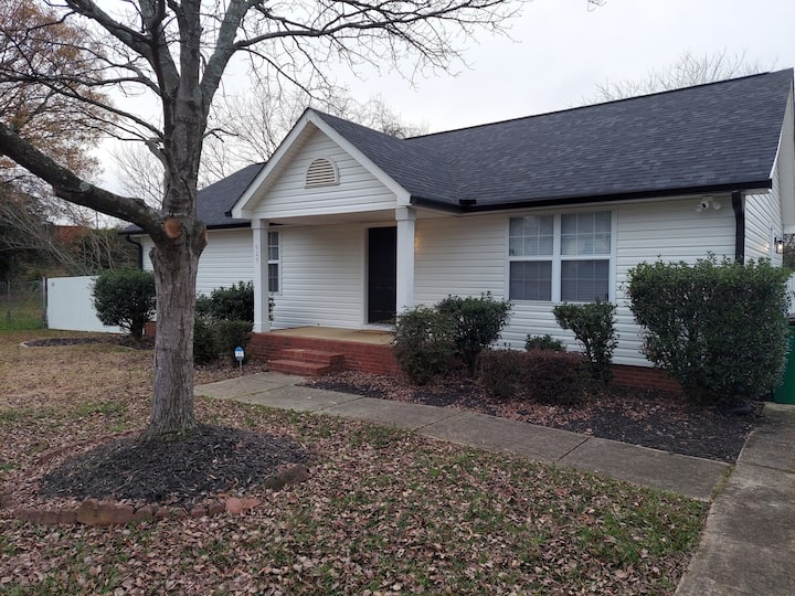 Minutes To Uptown Charlotte! - Cotswold - Charlotte