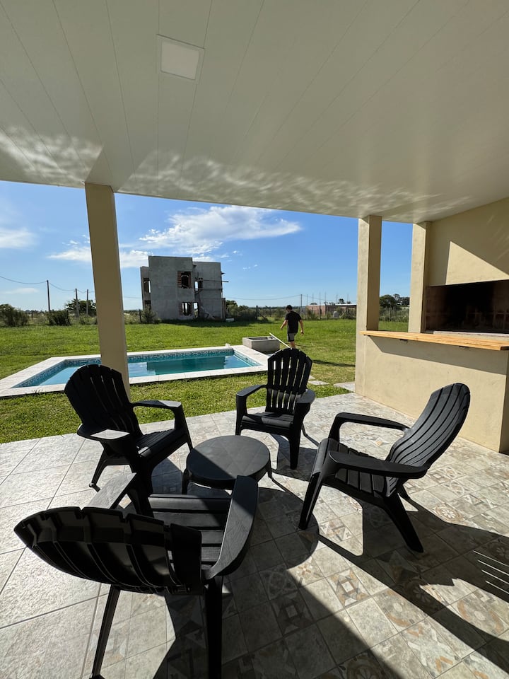Casa Con Piscina Pacífica En Gualeguaychú - Gualeguaychú