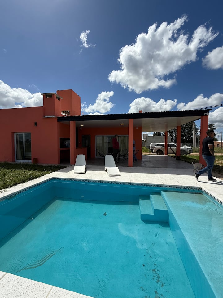 Casa Con Piscina Pacífica En Gualeguaychú - Gualeguaychú