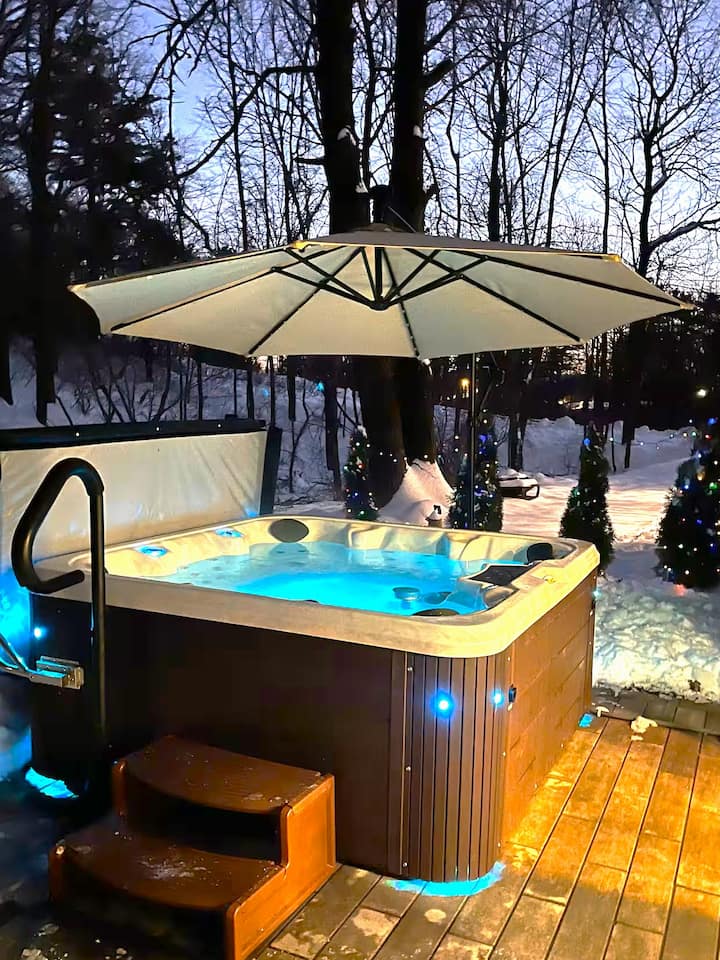 Pocono Winter Retreat - Hot Tub, Sauna & Fireplace - Pocono Mountains, PA