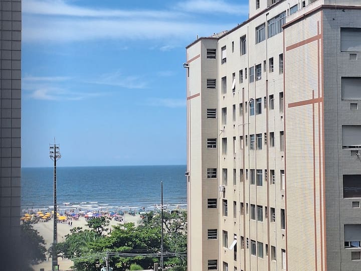 À Beira-mar/ Garagem Exclusiva/ Ar-condicionado - Santos