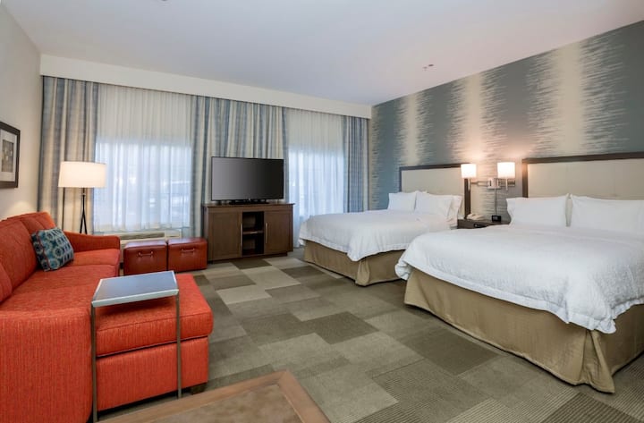 3 Stylish Units W/ Parking & Breakfast - Goleta, CA