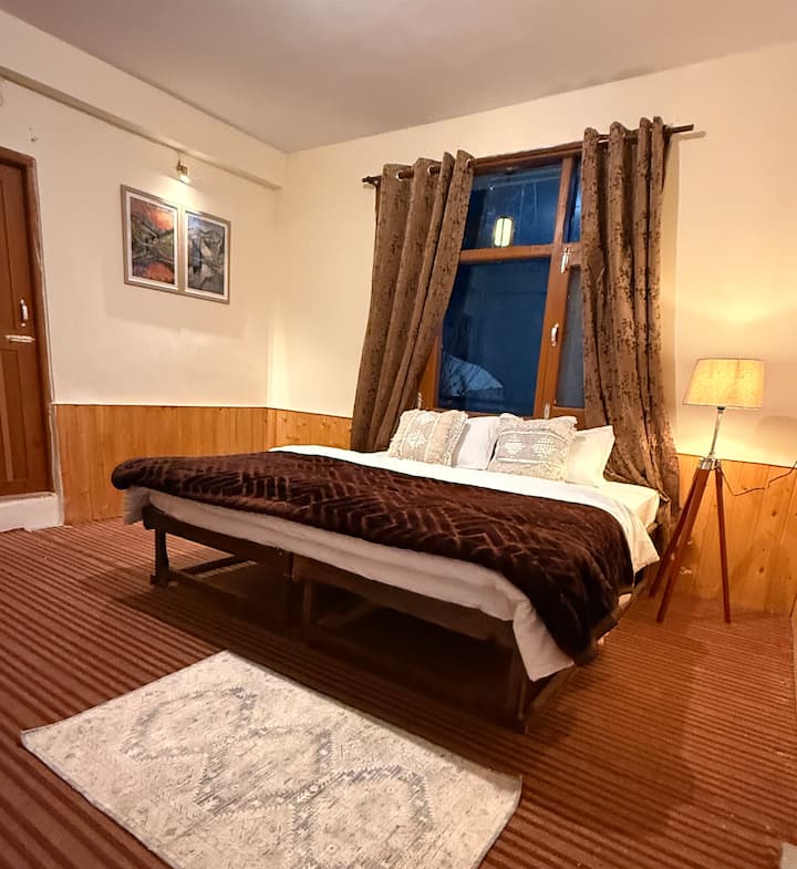 Aura|classic Room Manali - Manali