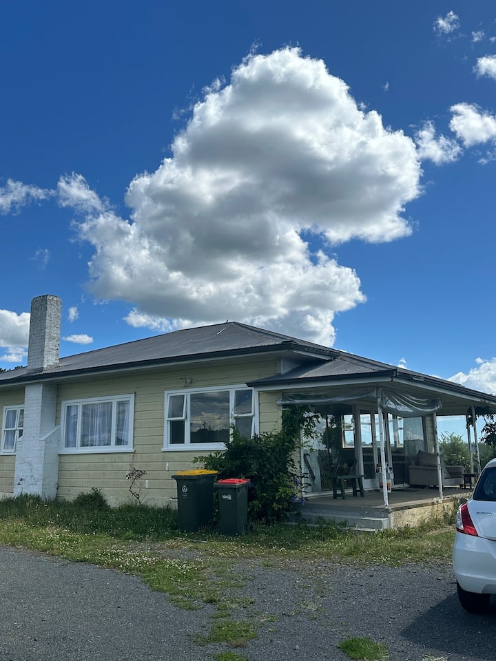 Rural Life, Very Quiet - Maraetai