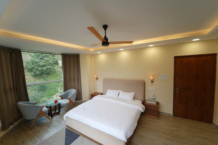 Whispering Pines Retreat - Chail