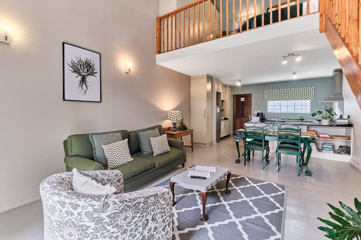 Craighall Park Solar Power Modern Loft-style No1 - Johannesburg