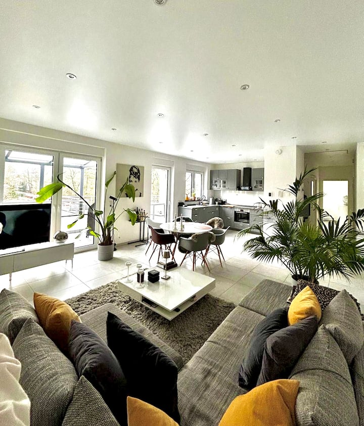 Penthouse Mit Toller Terrasse, Ruhig Gelegen - Homburg