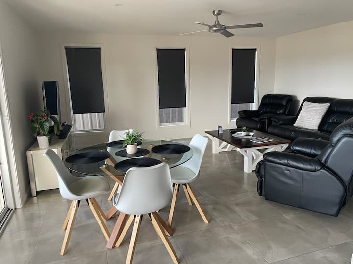 Spacious 2 Bedroom Unit Port Macquarie - Port Macquarie