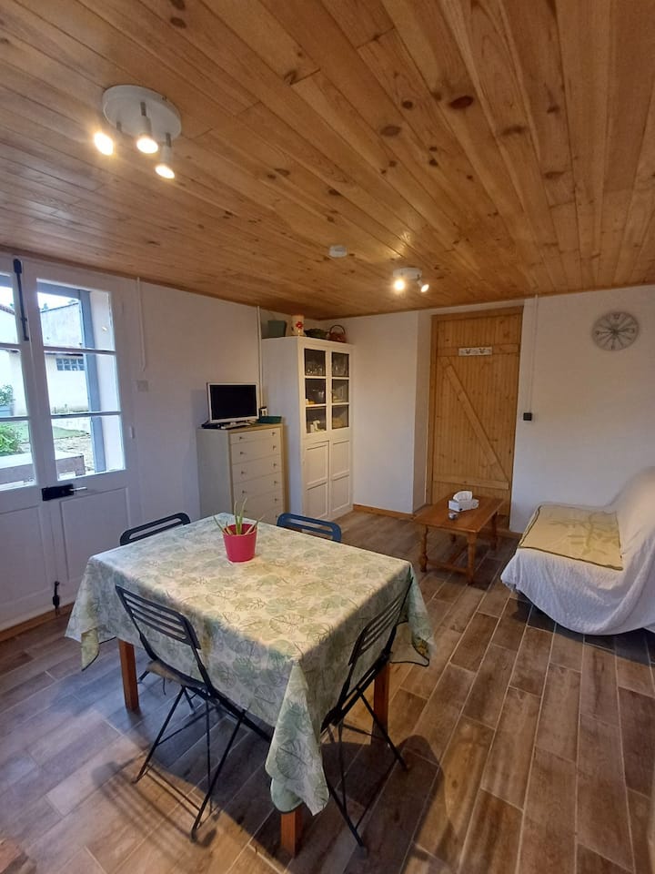 Charmant T2, Proche De La Mer. - La Seyne-sur-Mer