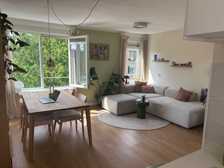 Spacious Renovated Apt With Balcony - 잔담