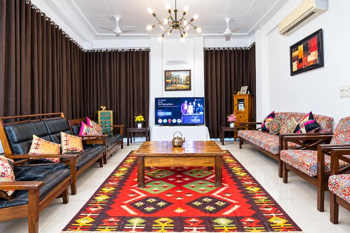 Opulent Antique 6br Independent Villa In Gurugram - Delhi