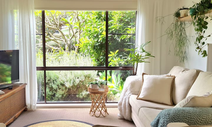 Private Coastal Sanctuary For 2 With Late Checkout - South Coast