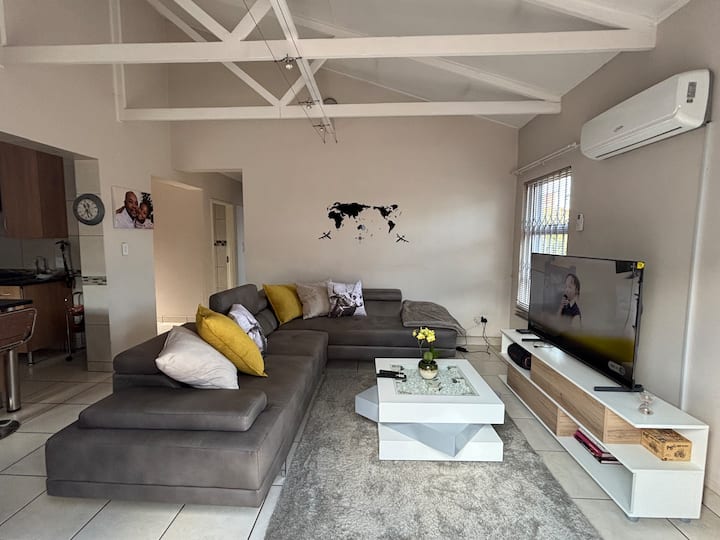 Quiet And Cozy Place. - Kempton Park