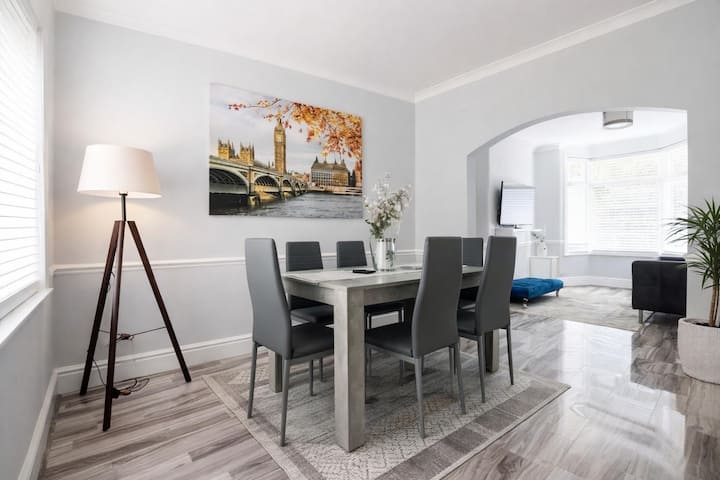 Modern Liverpool Stay – 5 Min Lfc, 10 Min City - Cheshire