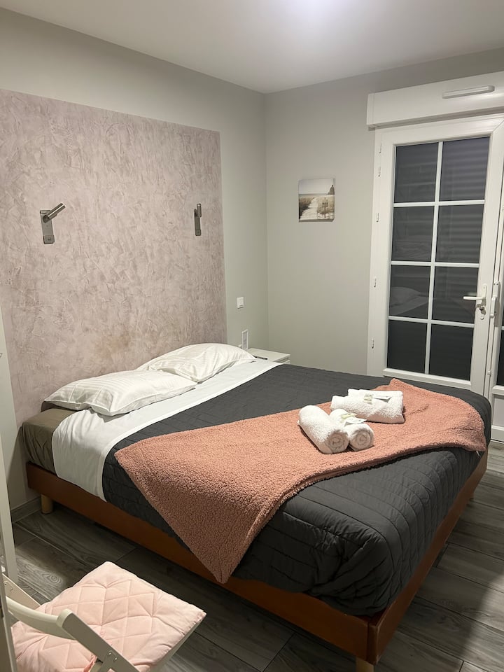 Chambre Double Lit En 160 - Hostens