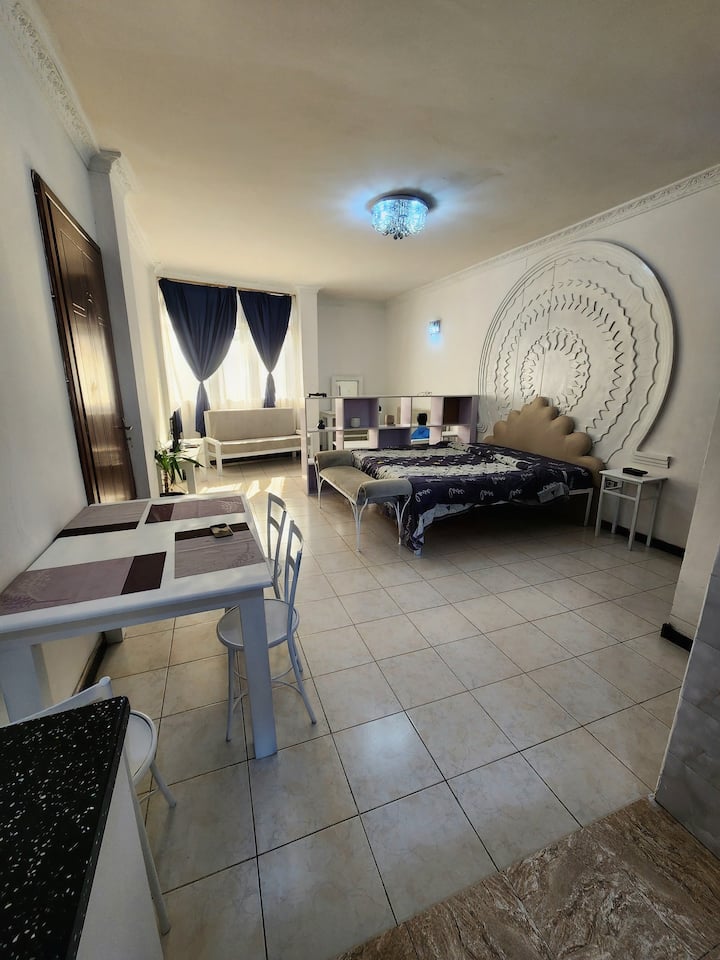 Bole Central Retreat - Cozy Apt. - Addis Ababa