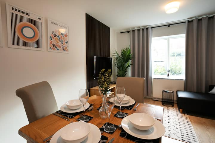 Free Parking | Discounts | Contractors | Central - Reading