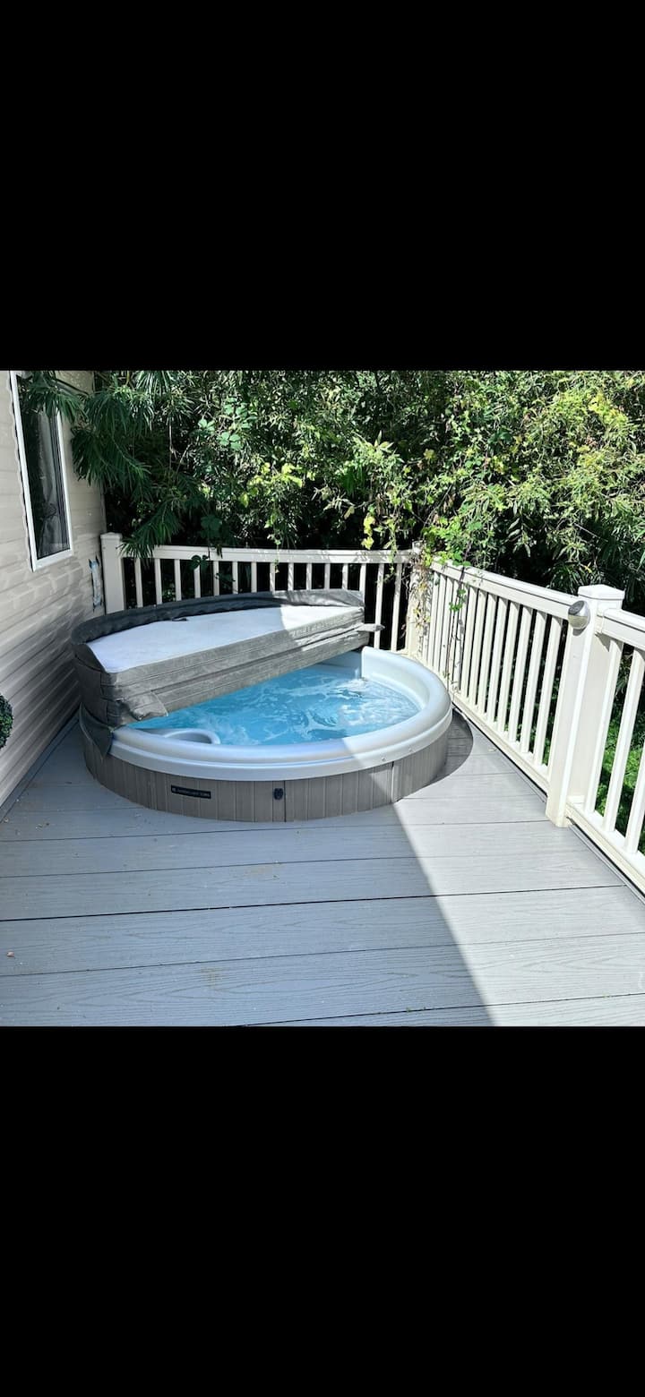 Hot Tub Holiday - Tattershall No.10 - Woodhall Spa