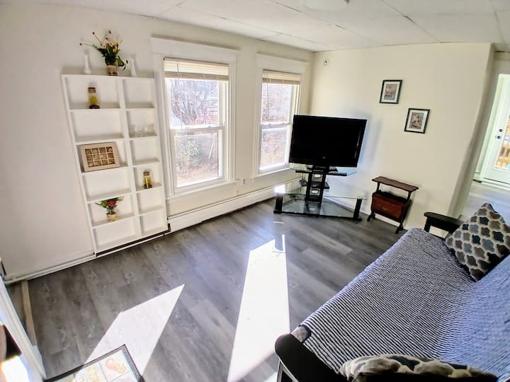 Newly Renovated 2bd 7 Min Walk To 7 Mile Beach - Orient Express, Old Orchard Beach