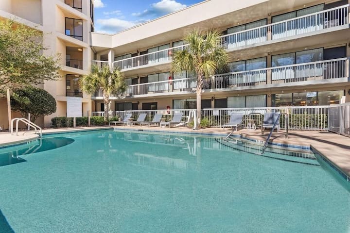 Modern Room Steps From The Beach – 5 Min Walk - Hilton Head Island, SC