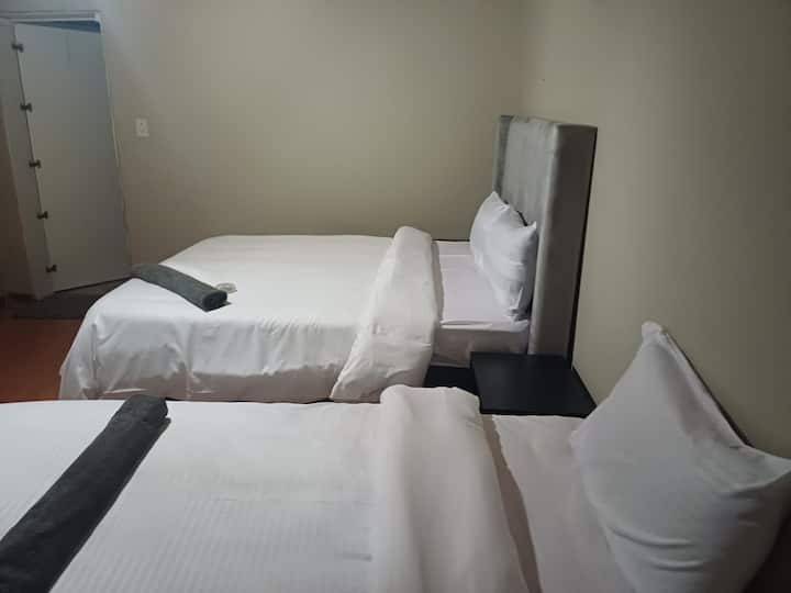 Triplet Room With A Private Bath Tub At Blackwood. - Meyerton