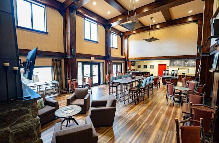 Pet Friendly 3 Units W/ Breakfast - Truckee, CA