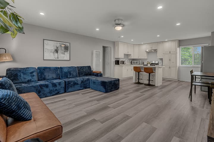 Sweet Suite Central To Socal’s Scenic Spots - Lynwood, CA
