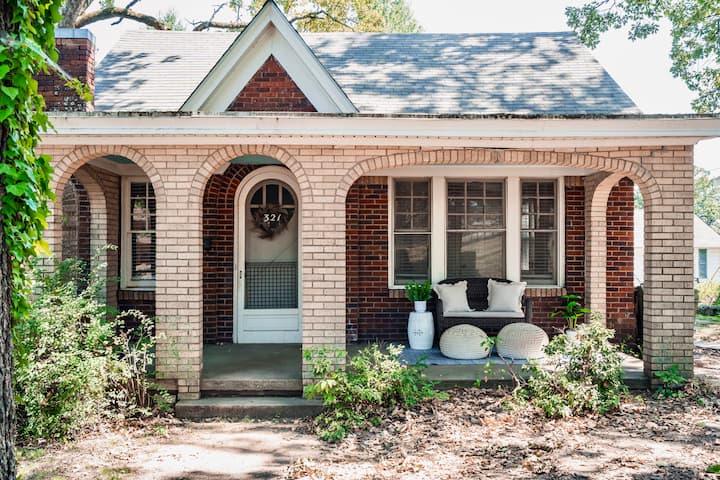 Virginia Heights Bungalow - 1930s, Near Downtown! - Little Rock, AR