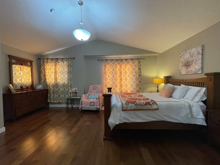 Aurora Bliss B&b Sophisticated And Elegant Suilt - Yellowknife