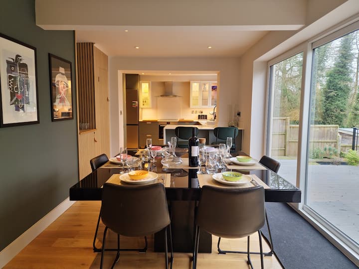 Mid Century Luxury Home In Central Bakewell - Bakewell