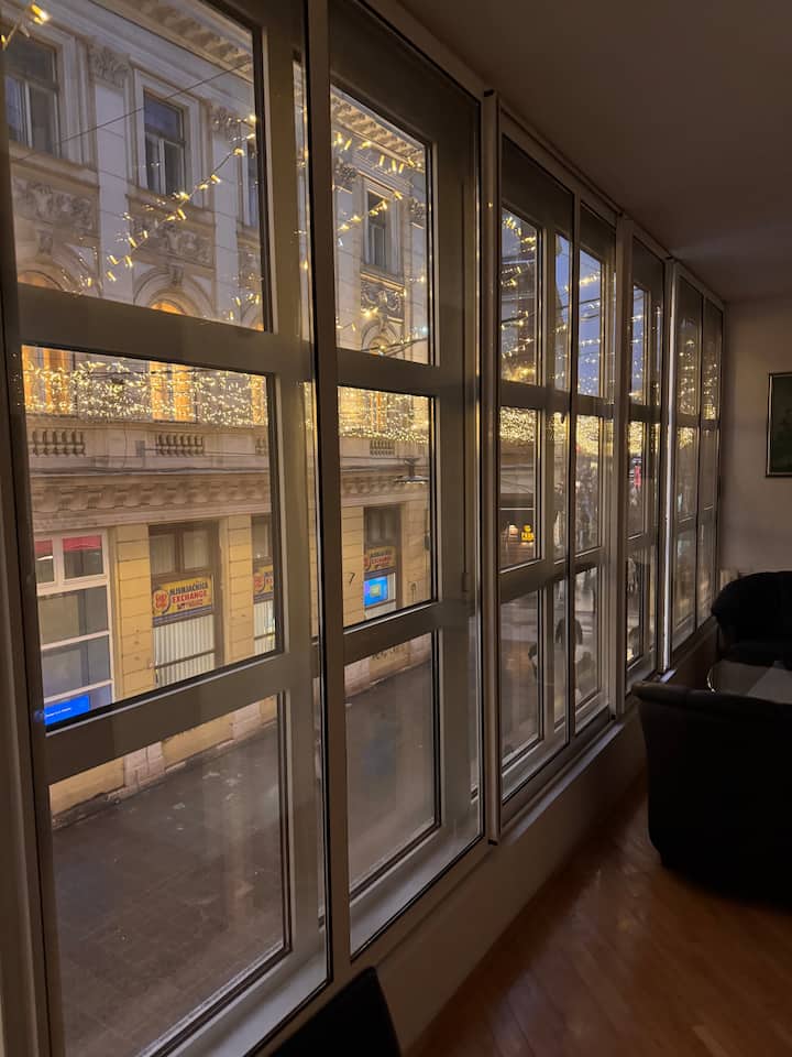 Spacious Promenade View Apt - Near Eternal Flame - Sarajevo