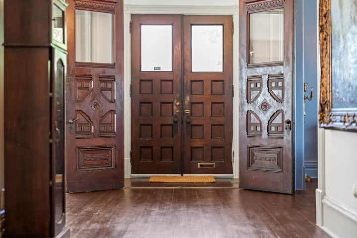 Brizzolara House -1886 Victorian, Pingpong, Arcade - Van Buren, AR