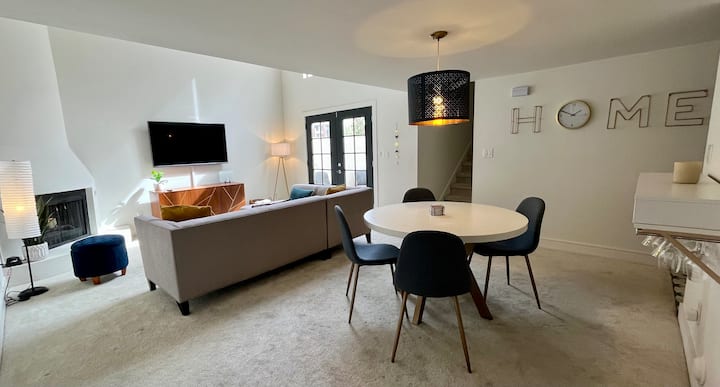 Stylish Loft Steps To Old Town Scottsdale - Paradise Valley, AZ