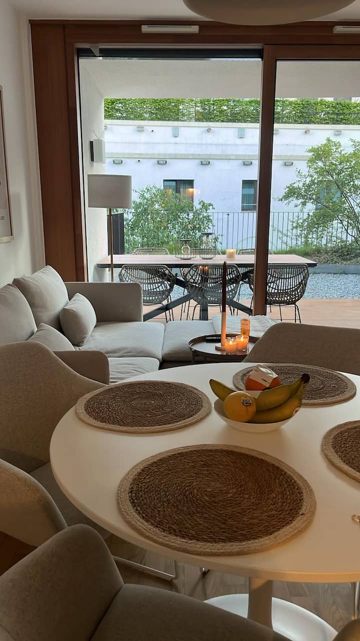 Stilvolle Wohnung Mit Terrasse In Der Innenstadt - Stuttgart