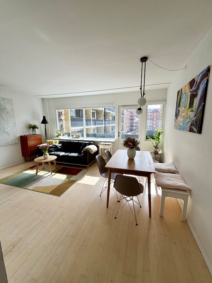 Central Location, Free Parking And Sunny Balcony - Copenhague
