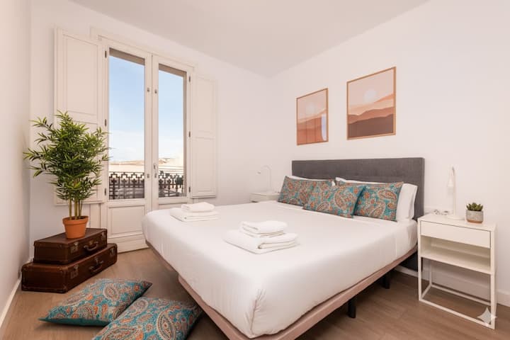 El Born - Groupflat 6 Bedroom 4 Bathr 12 People - La Barceloneta