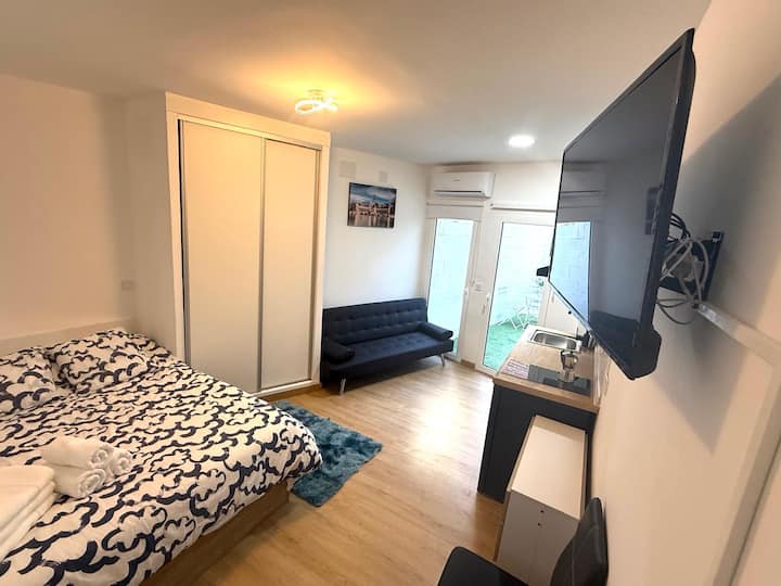 Estudio 1 Bernabéu. Conectado Con Ifema/aeropuerto - Madrid