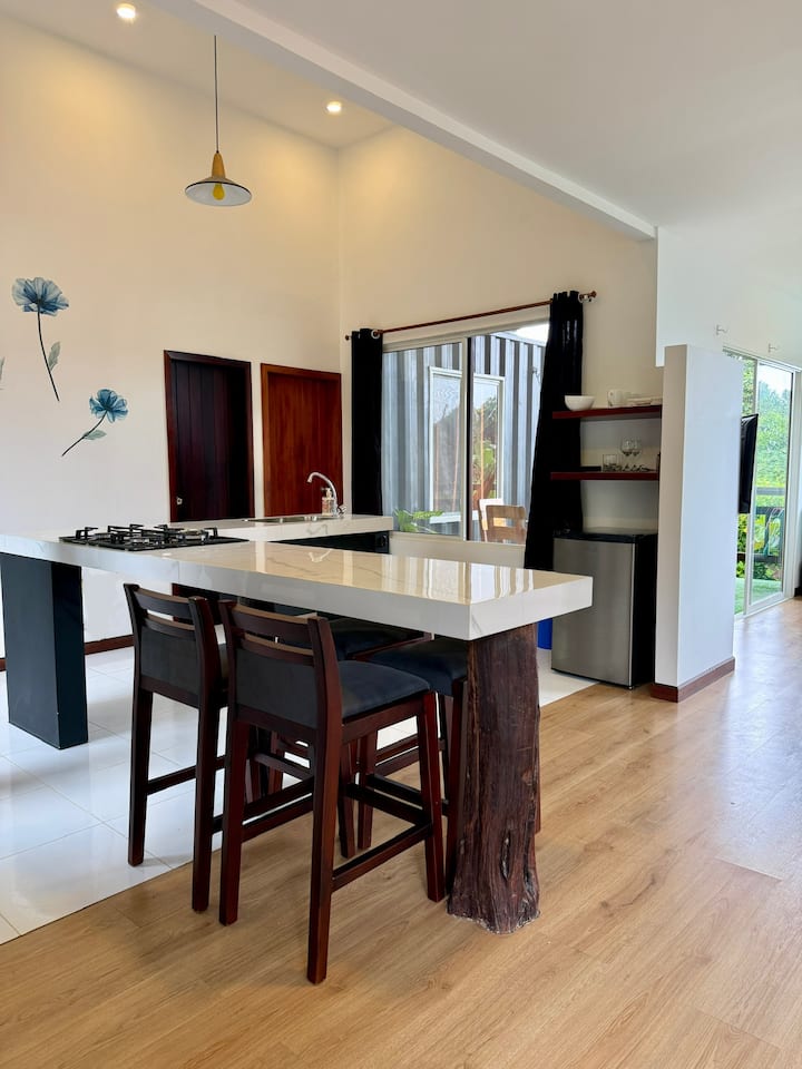 Serene & Spacious Oasis With Terrace - Galápagos Islands