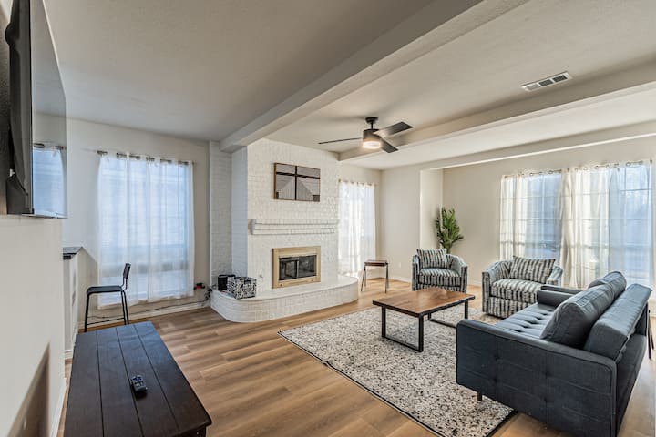 Grand Oasis - Grand Prairie, TX