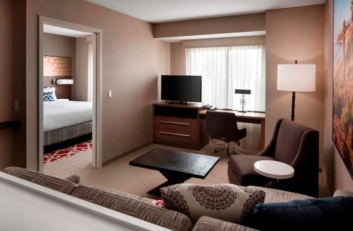 1 King 1 Br W/ Kitchen & Breakfast - Santa Barbara, CA