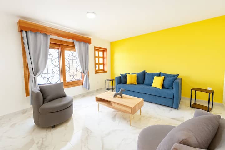 Cerca De Zócalo Centro, Estac. Privada Zona Segura - San Cristóbal de las Casas