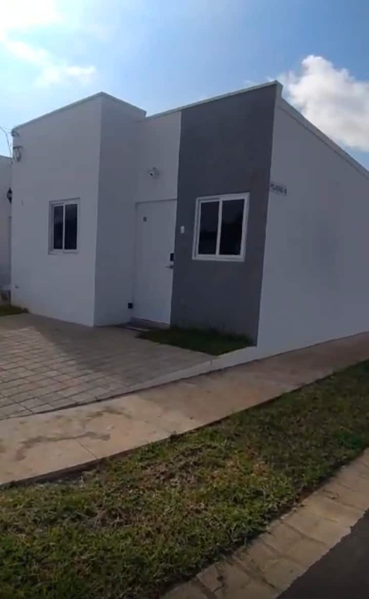 Casa Pequeña En Santa Ana - Santa Ana