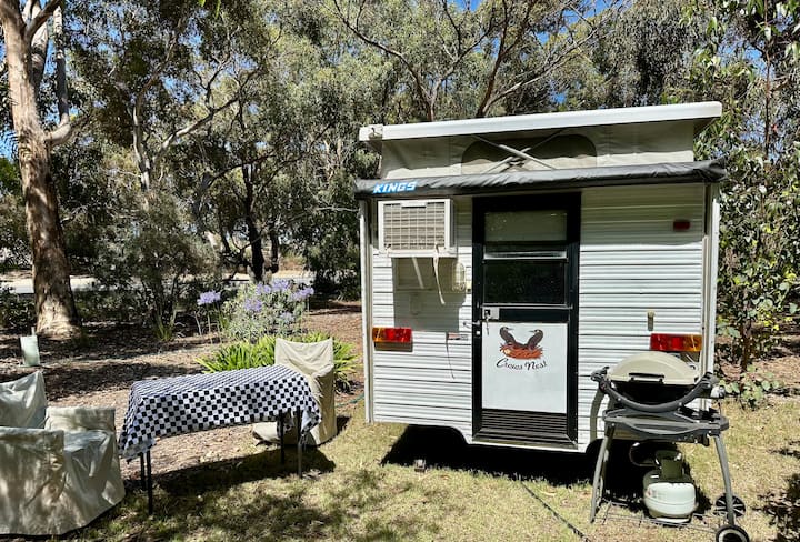 Quirky Comfy Caravan Experience - Middleton