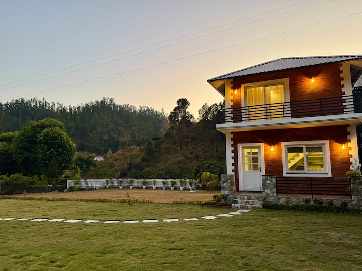 Key To Aloha Riverside Villa - ムスーリー