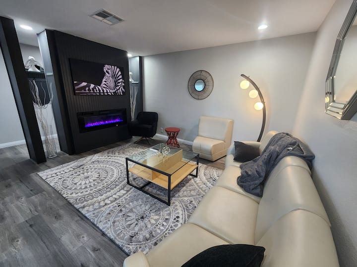 New Central 2-3bedroom + Wifi + Free Parking - Las Vegas, NV