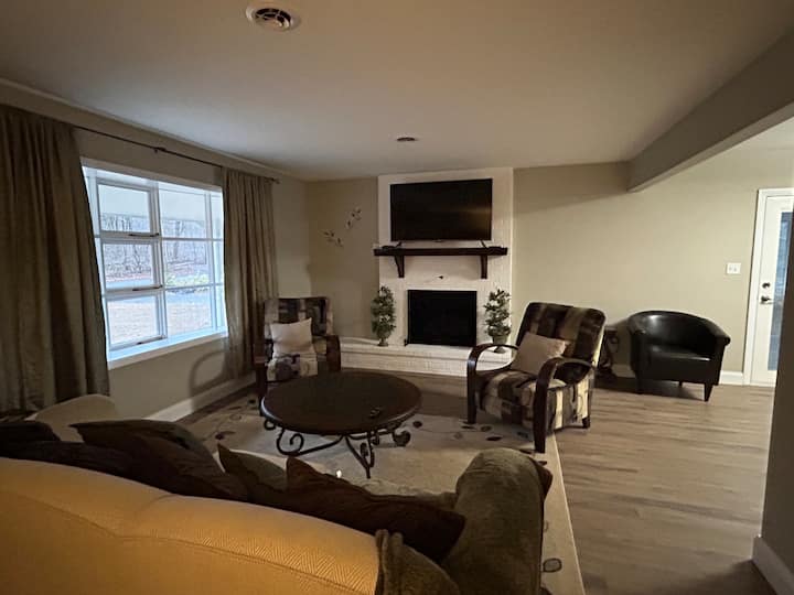 Path Valley Home - Cowans Gap State Park, Fort Loudon